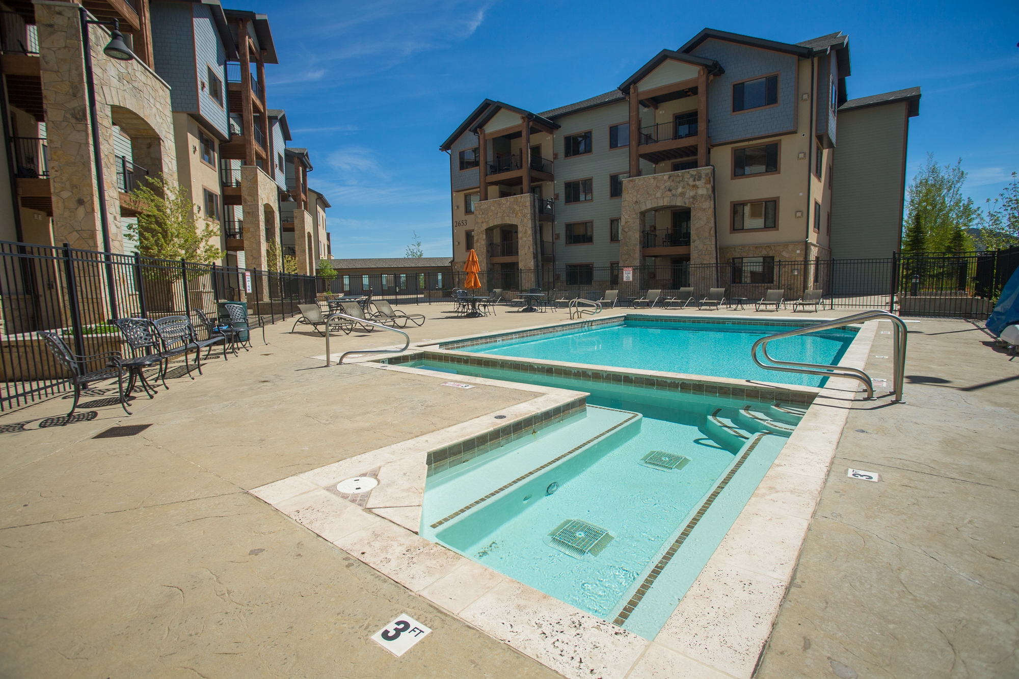 Well Equipped Condo with Balcony Overlooking Pool Save 20% on 7+ Nights ...